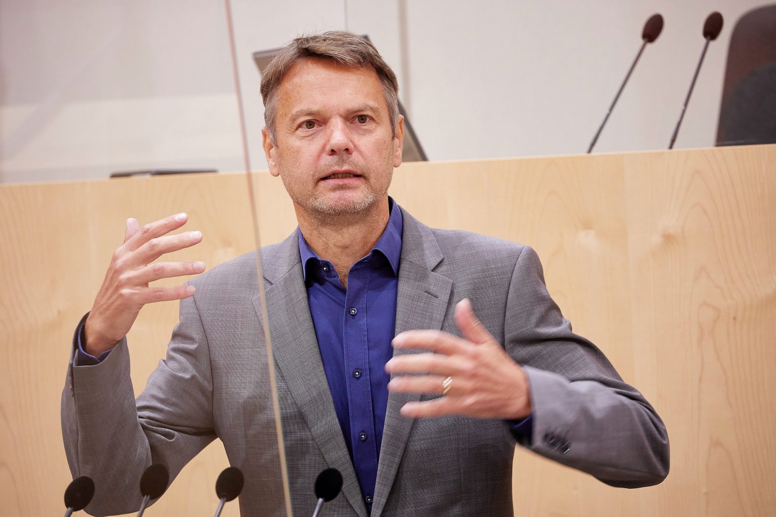 Vortrag von Stefan Szeider TU Wien – Algorithms and Complexity Group