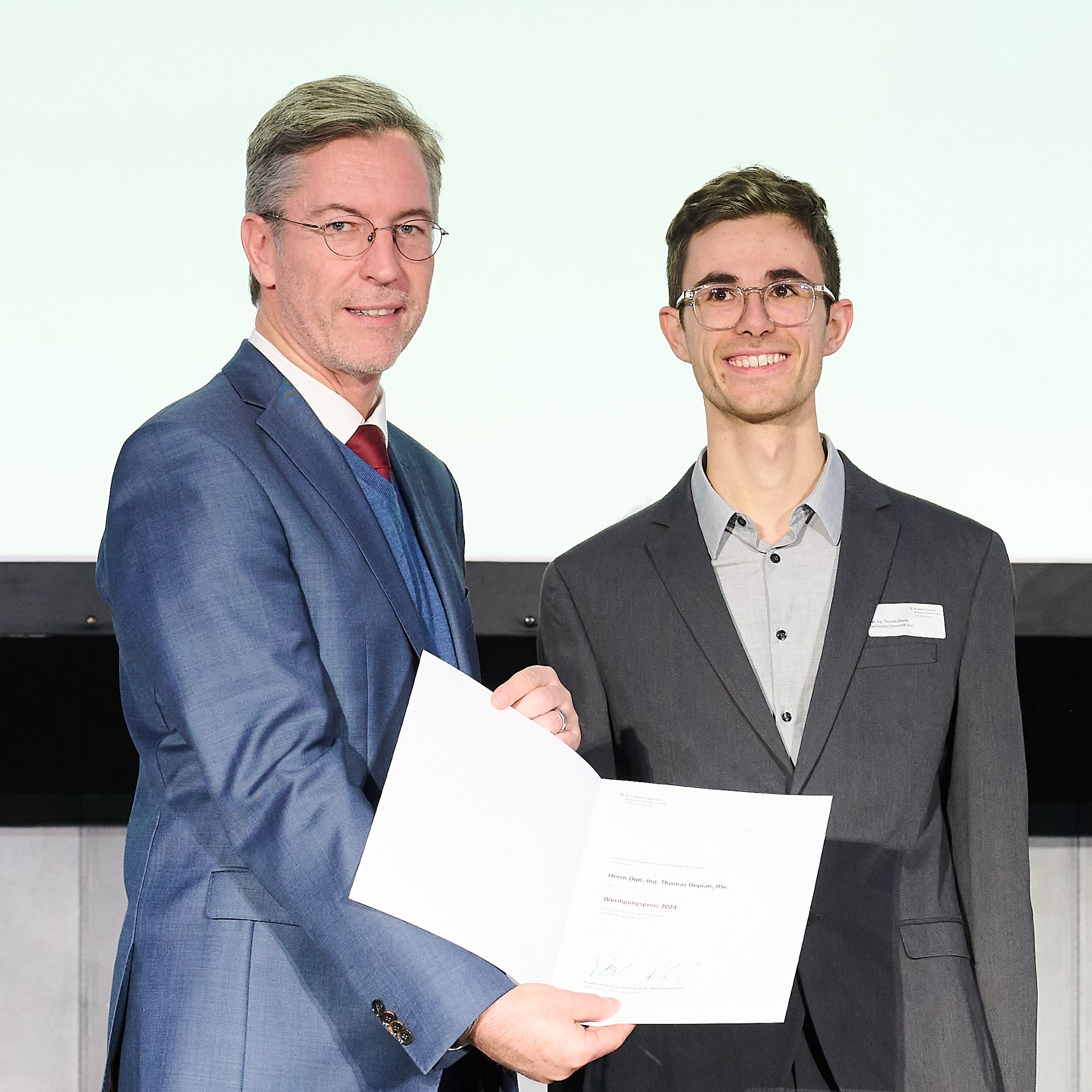 Thomas Depian receives State Prize for his Master’s Thesis – Algorithms and Complexity Group